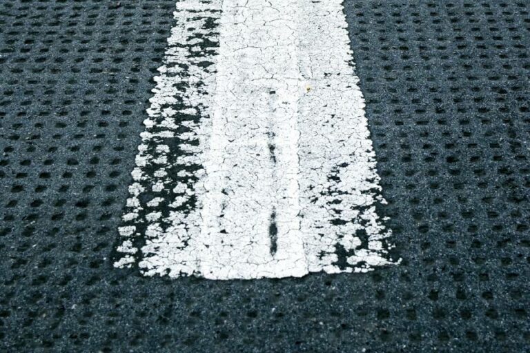 How to Apply Bitumen Waterproofing Paint | Rua Seguridad