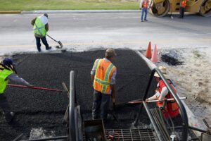 Bitumen vs Asphalt: What Sets Them Apart in Road Construction | Rua ...